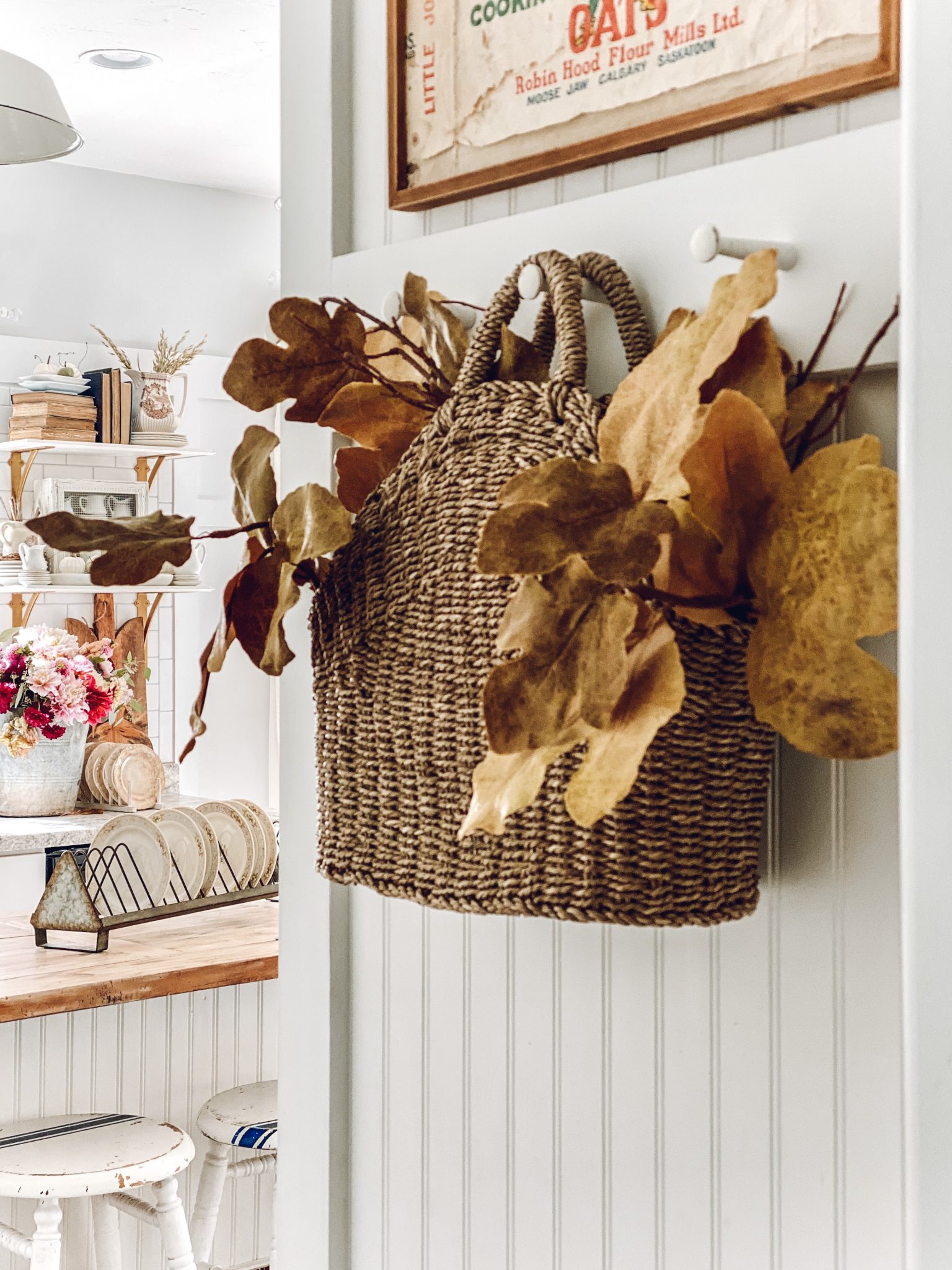 Abundant Autumn - kitchen shelves | LeCultivateur
