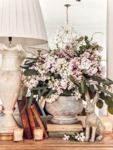 Spring vibes in the entryway | LeCultivateur